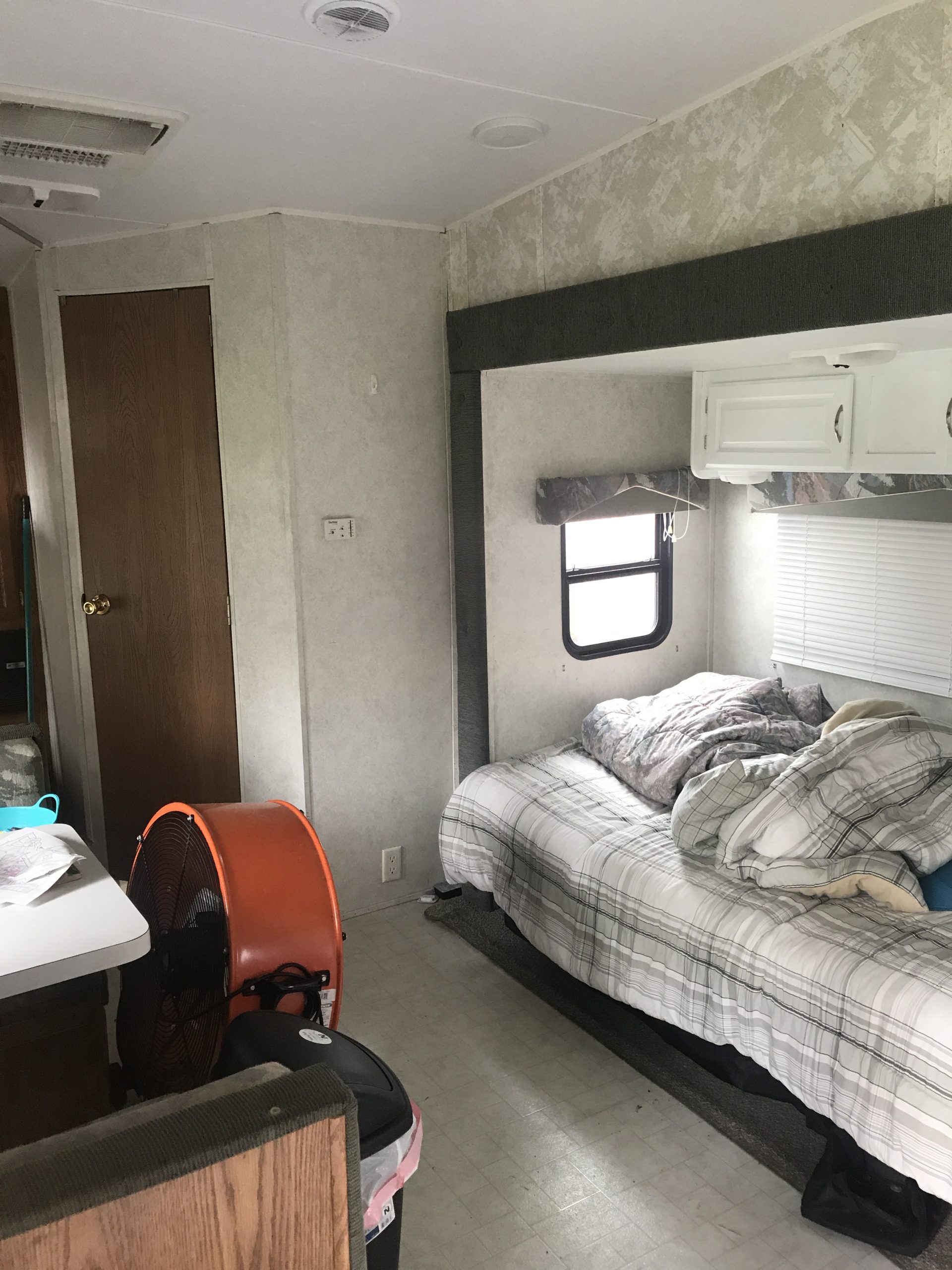 Awesome Camper Flooring Upgrade - RVLIFEhacks